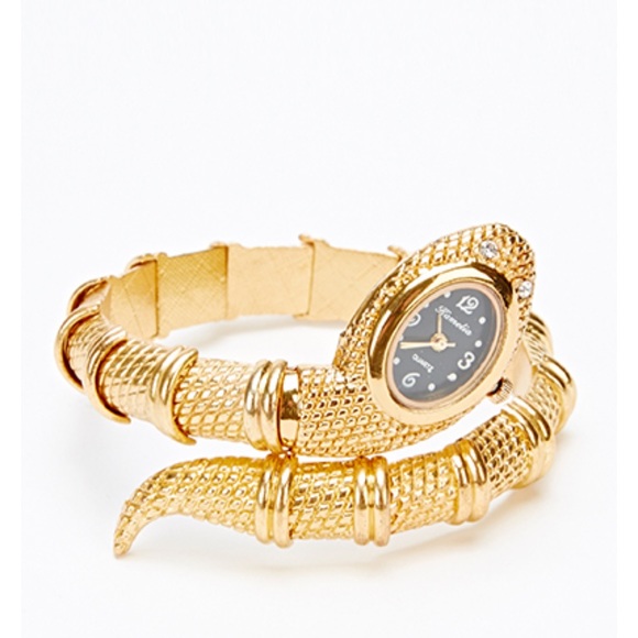 ShopEvelynne | Accessories | Unique Eyecatching Design The Goldtone ...